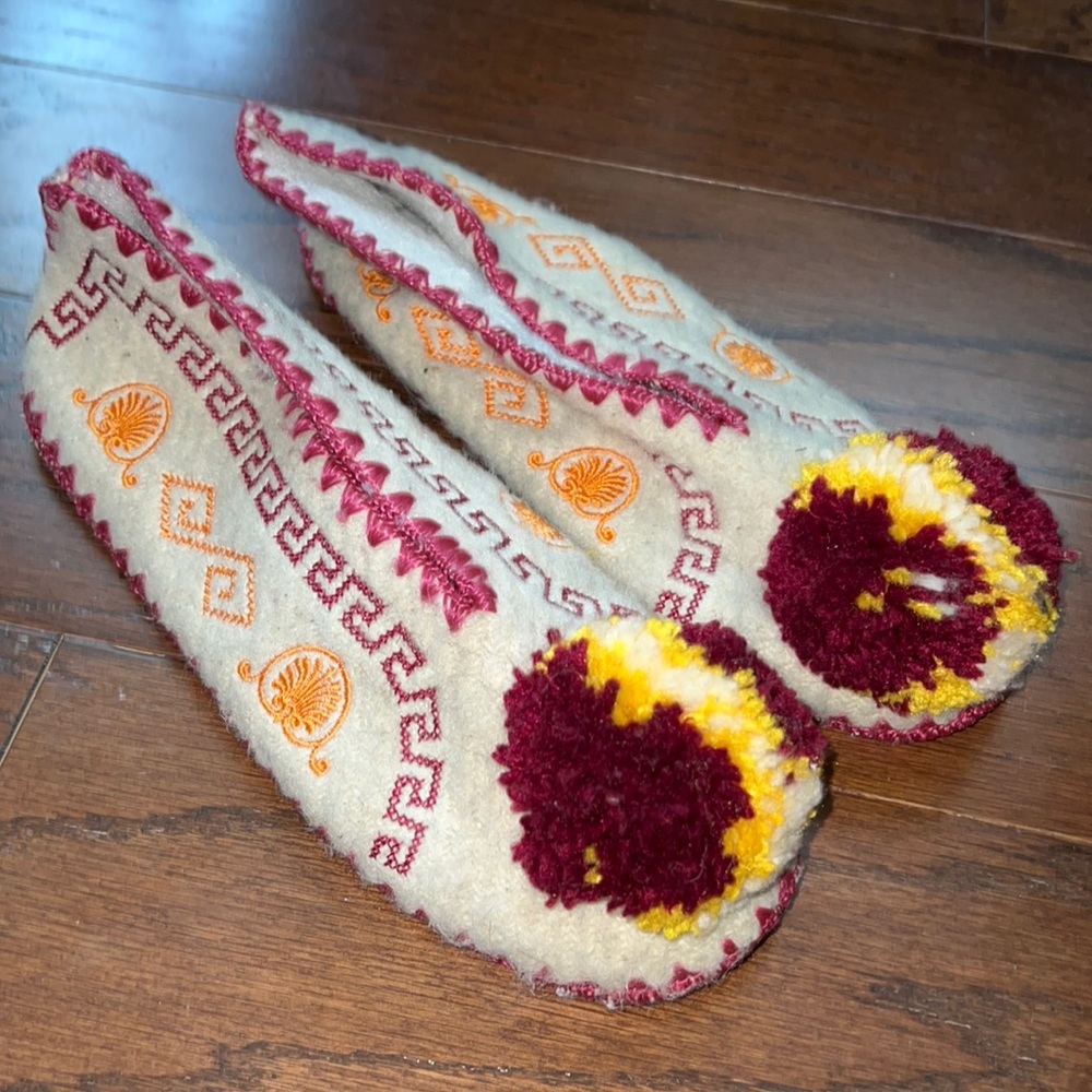 Traditional Greek Woolen Slippers From Minas Size 10.5 - Gem